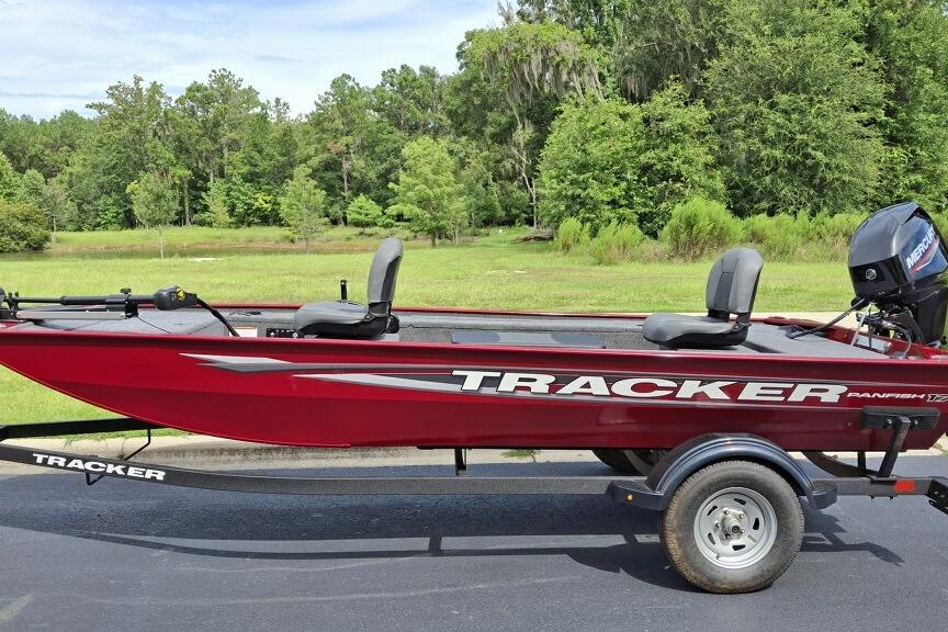 2026 TRACKER PANFISH 17 | Bass Pro Shops